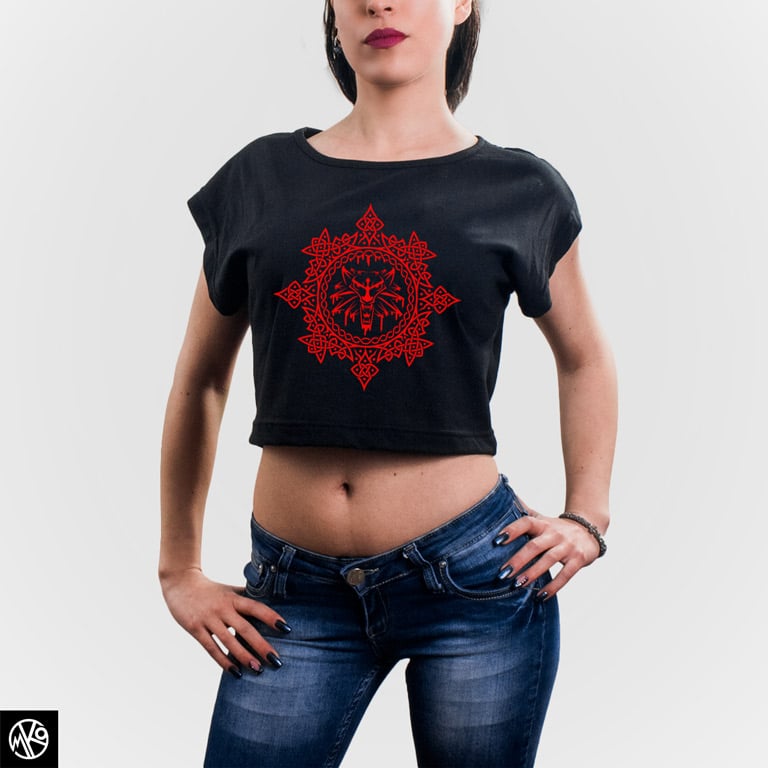 Witcher Wolf Red crop top majica - MKO Clothing